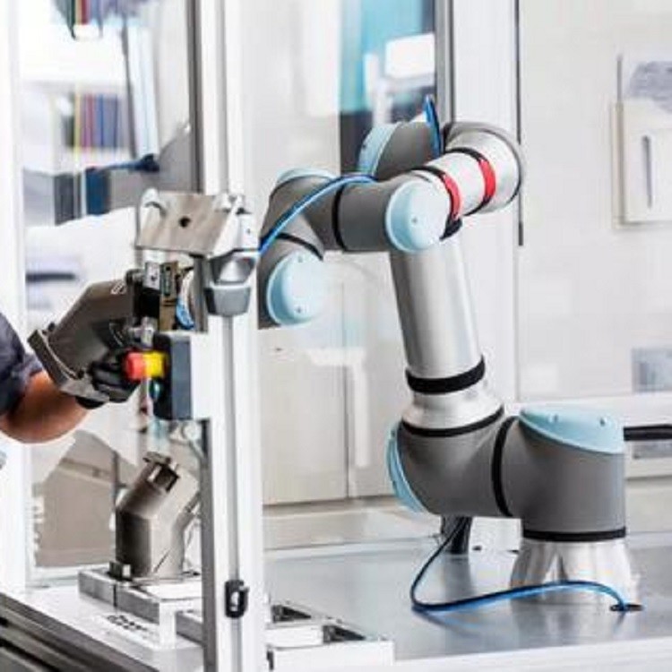 Fast And Accurate Collaborative Robot Ur 16e With 16kg Payload