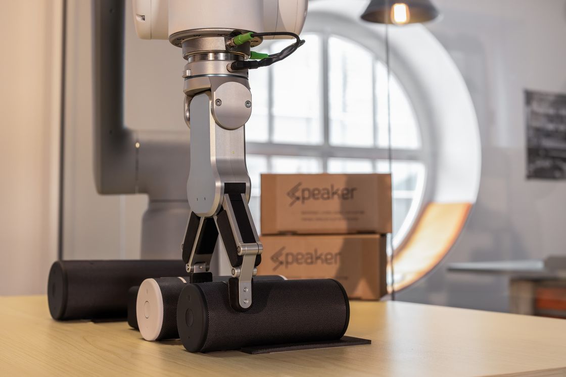 Flexible And New ABB GoFa CRB15000 Cobot With Onrobot RG6 Robot Gripper