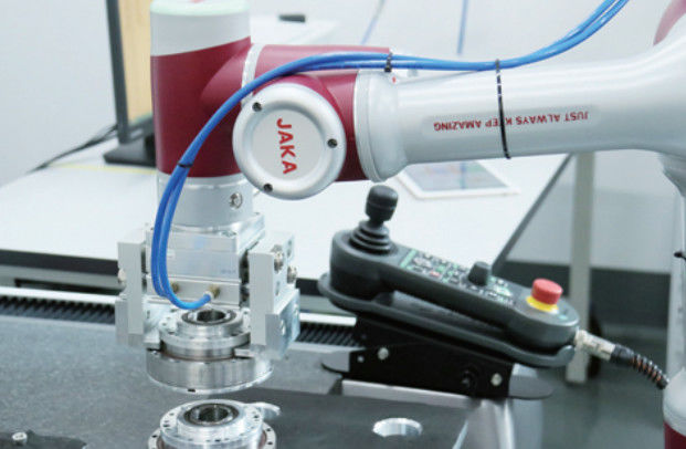 Flexible Jaka 6 Axis 819mm Reach 7kg Payload Collaborative Welding Robot With Binzel