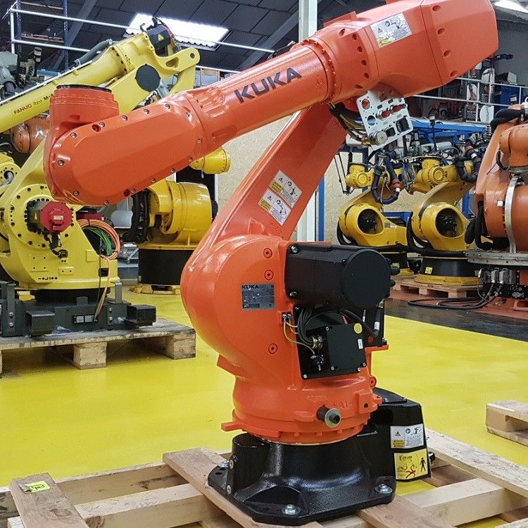 KUKA Robot KR 70 R2100 Of 6 Aixs Manipulator With CNGBS Robot Gripper ...