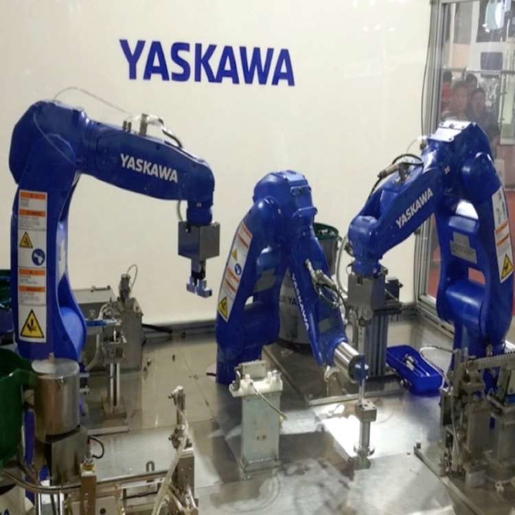Yaskawa 6 Axis Robotic Arm Welding GP7 With CNGBS Welding Positioner ...