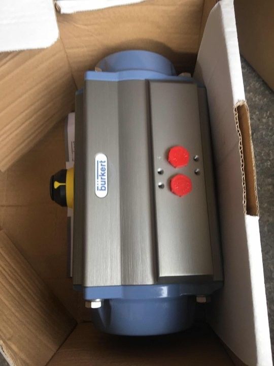 Burket Pneumatic Rotary Actuator Electric 8804 2/2 Way Ball Valve