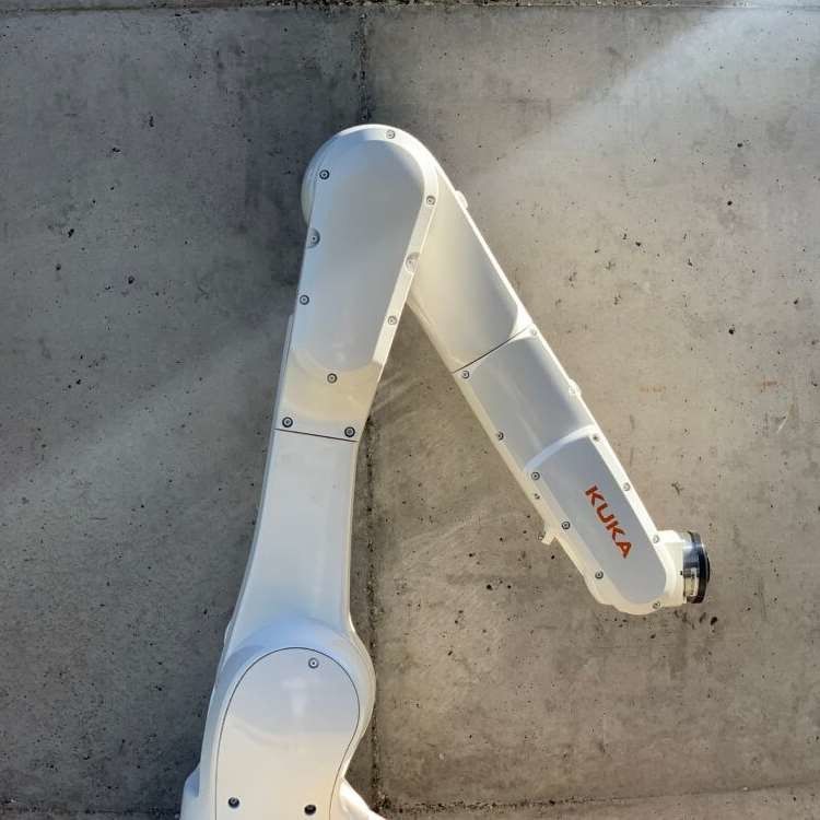 7 Axis Kuka Robot Arm LBR Iiwa 14 R820 With CNGBS Four Way Shuttle ...