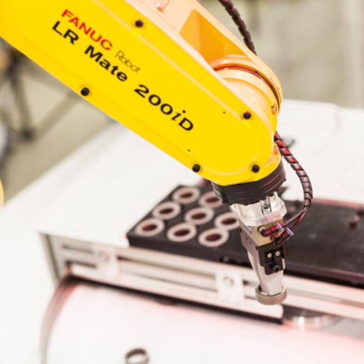 Small 6 Axis Robot Arm LR Mate 200iD For Spraying Industrial Robotic Arm