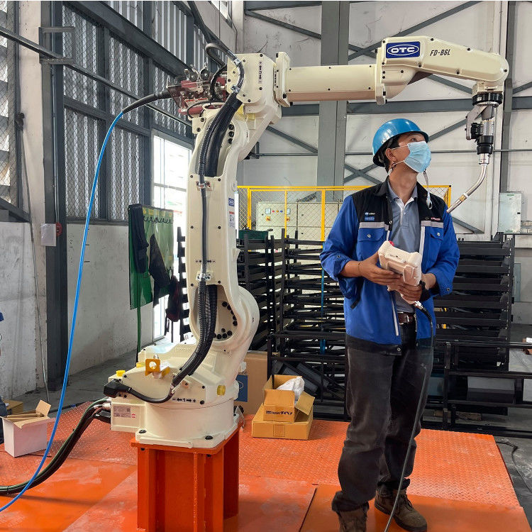 Welding Torches Automatic Welding Robot OTC FD-V8 8kg Payload For Mig ...