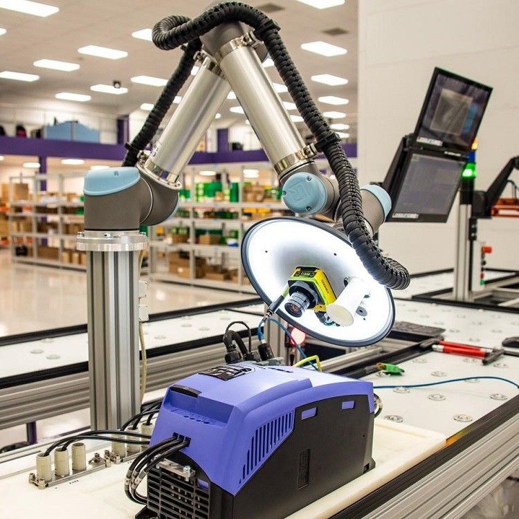 Mini Robot UR 3e Of Collaborative Robot With 3KG Payload As Cobot For ...