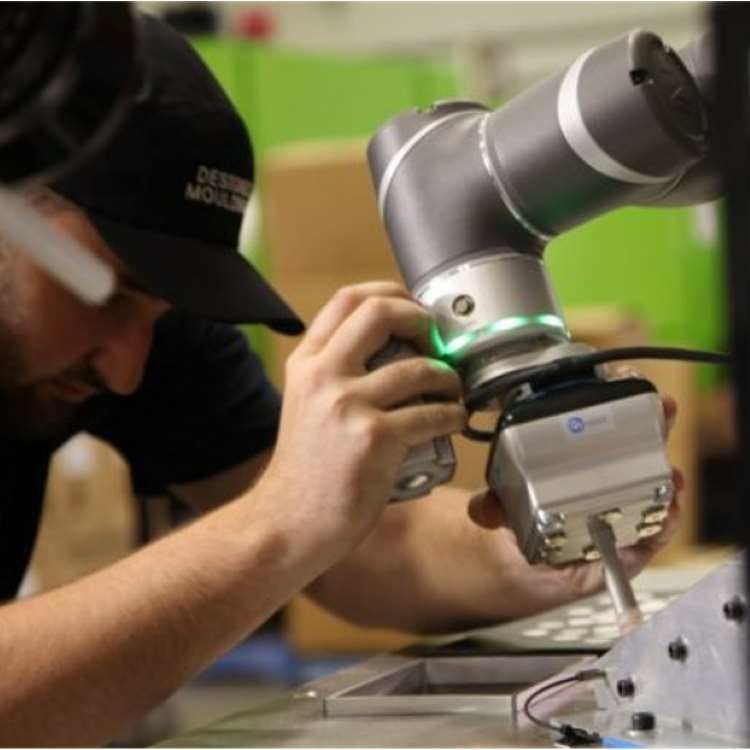 Vacuum Robot Gripper VGC10 With Collaborative Robotic Arm As Industrial ...