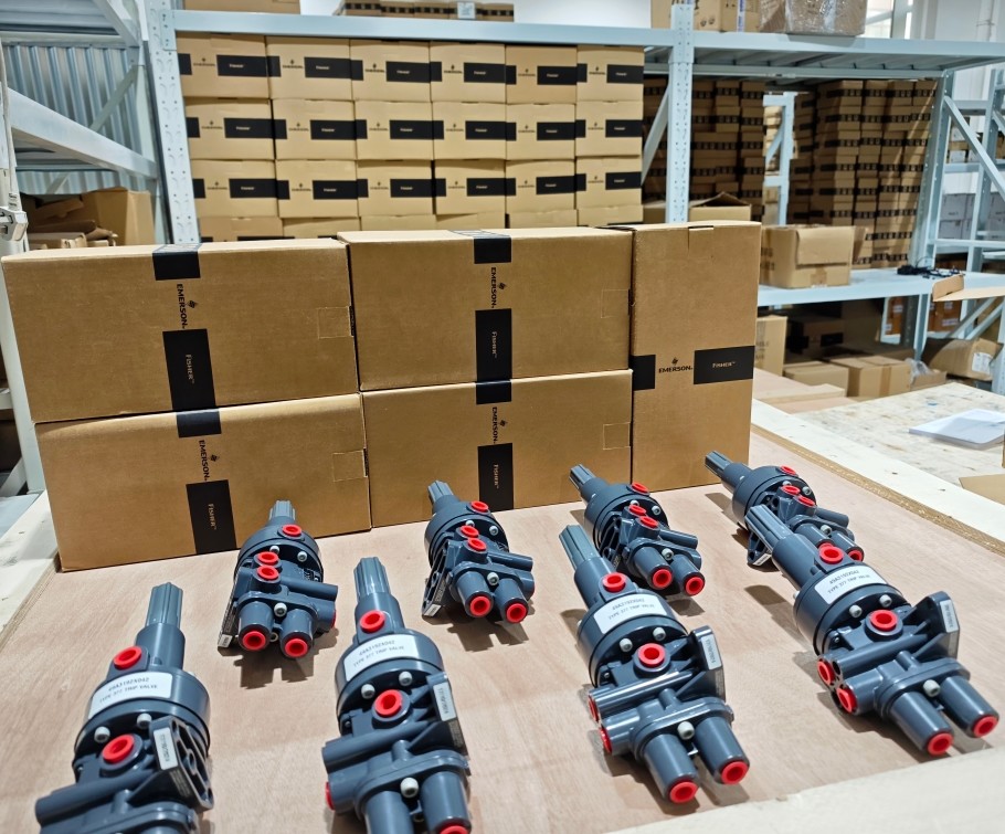 Fisher DVC6200 Control Valve with Positioner for Industrial Use