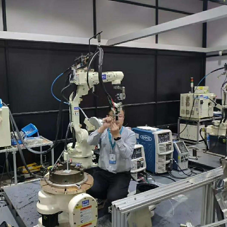 robot welding workstation FD-V25 6-axis robot for arc welding, material ...