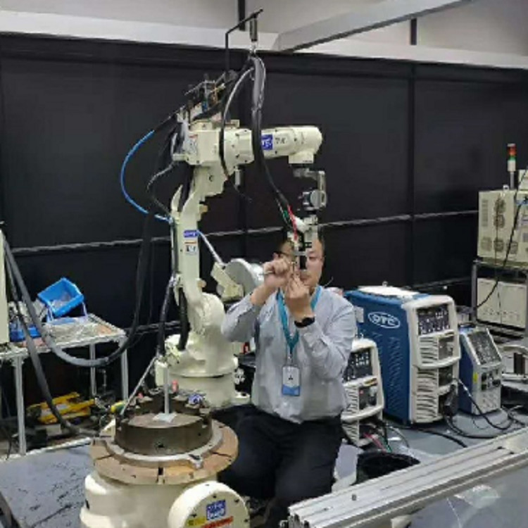 6 axis robot arm OTC FD-B6L welding robot solution with DM350 DM500 ...